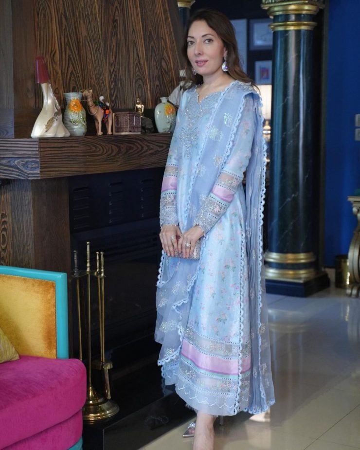 Sharmila Faruqui's Impeccable Style In Farah Talib Aziz!