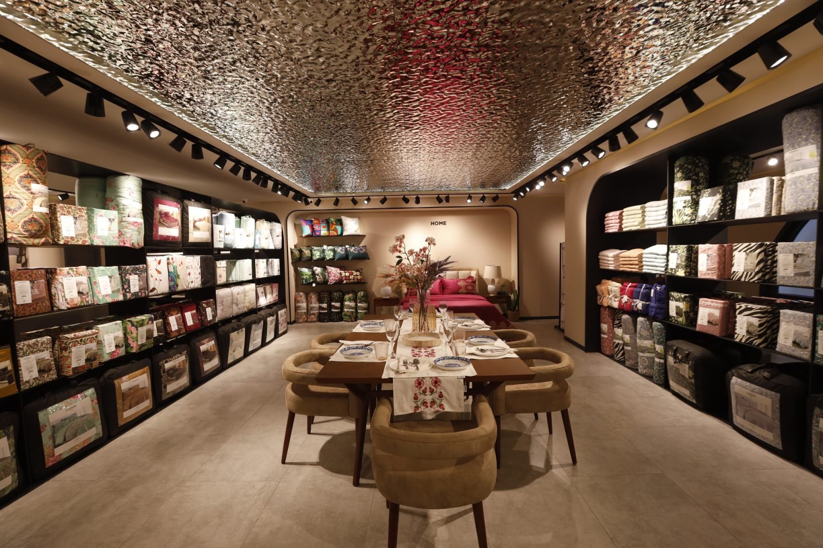 SAPPHIRE Launches its grandest Next Gen store in DHA, Lahore! - Sunday